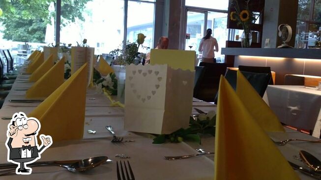 Jonas pub & bar, Vienna, Franz-Jonas-Platz 11 - Restaurant menu and reviews