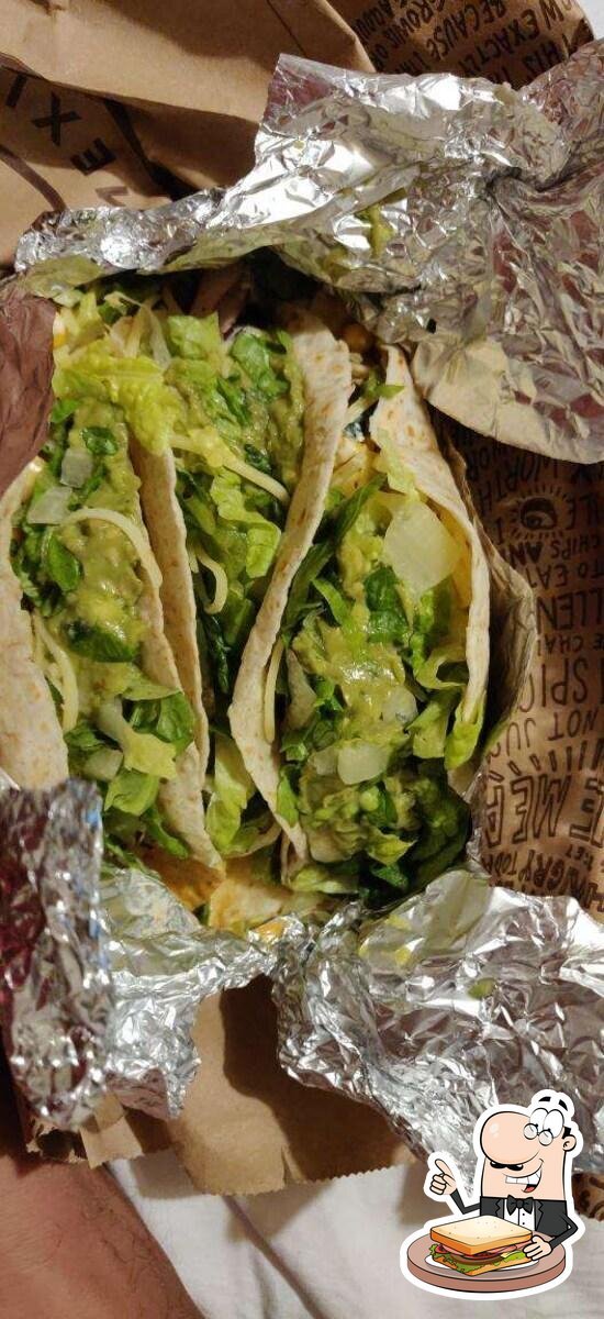 Menu at Chipotle Mexican Grill fast food, London, 101-103 Baker St