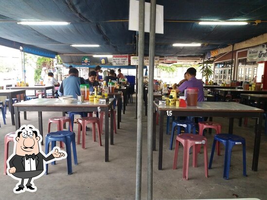 Lung Meng Kao Lao Leud Moo - Salaya Soi 15, Khlong Yong - Menú del ...