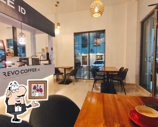 REVO Coffee ID, Paramount Serpong, Curug Sangereng - Restaurant reviews