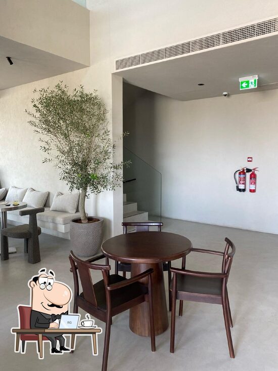 Menu at Como lounge cafe, Al Ain