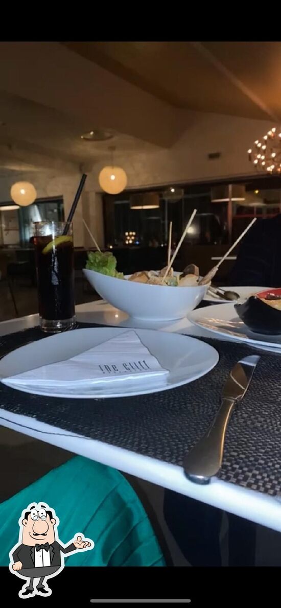 Menu au The Cliff restaurant, Marsa, R. Sidi Dhrif