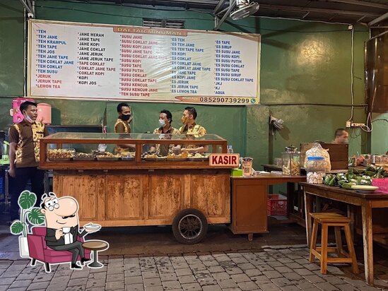 Restaurante WEDANGAN BASUKI SONDAKAN, Surakarta, Jl. Agus Salim No.17 ...