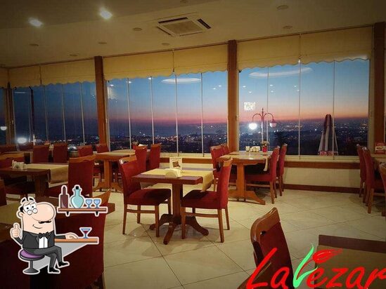 Carta de Lalezar Cafe Restaurant, Estambul, Şehit Serhat Emre Sok.
