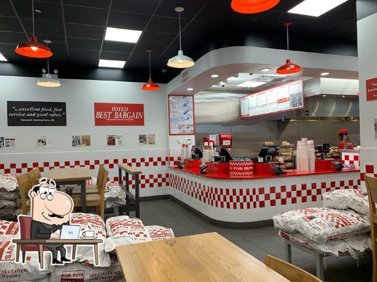 Five Guys, Chicago, State/Lake - Restaurant menu, prices and reviews