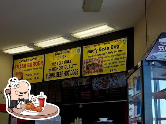 Interstate Dogs, 12120 75th St in Kenosha - Restaurant menu and reviews