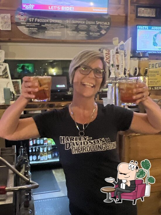 Outboards Bar & Grill, Tomahawk - Restaurant menu, prices and reviews