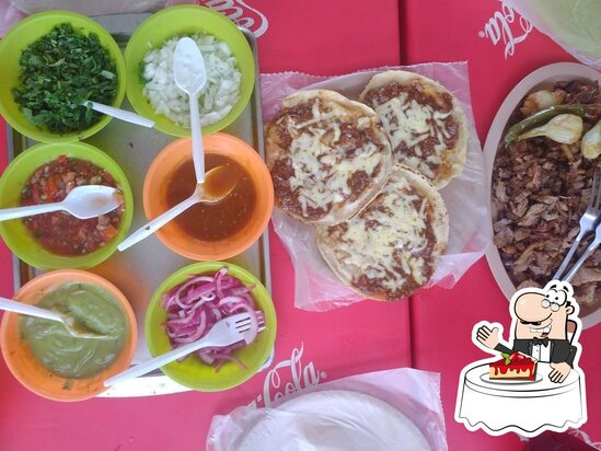 Menu at Carnitas Los tres cochinitos restaurant, Culiacán