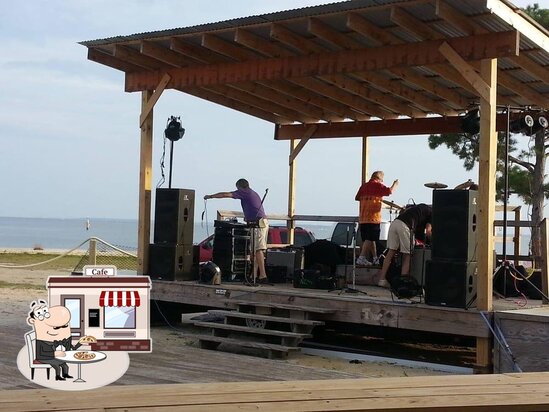 Tiki Bar and Grill at Windmill Point in USA - Restaurant reviews