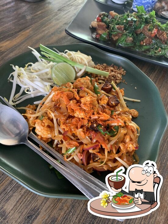 Street food Lookmee ลูกหมีชวนกิน @ Chalong restaurant, Chalong ...