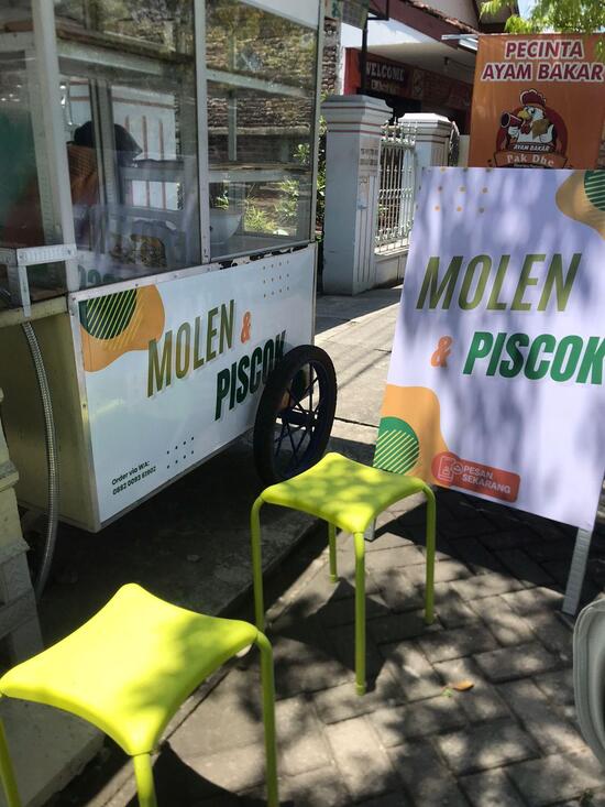 Menu at Piscok dan Molen, Ngawi