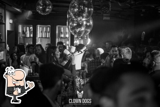 Clown Dogs Night Club, Atenas - Opiniones del restaurante
