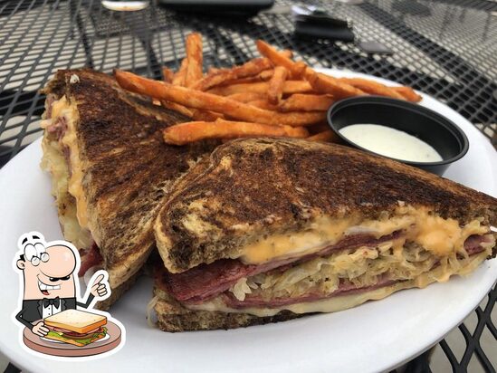 The Stumbling Monkey Bar & Grill in Tulsa - Restaurant menu and reviews