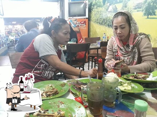 Menu at Tenda Biru, Cileungsi, HXQ8+FCR