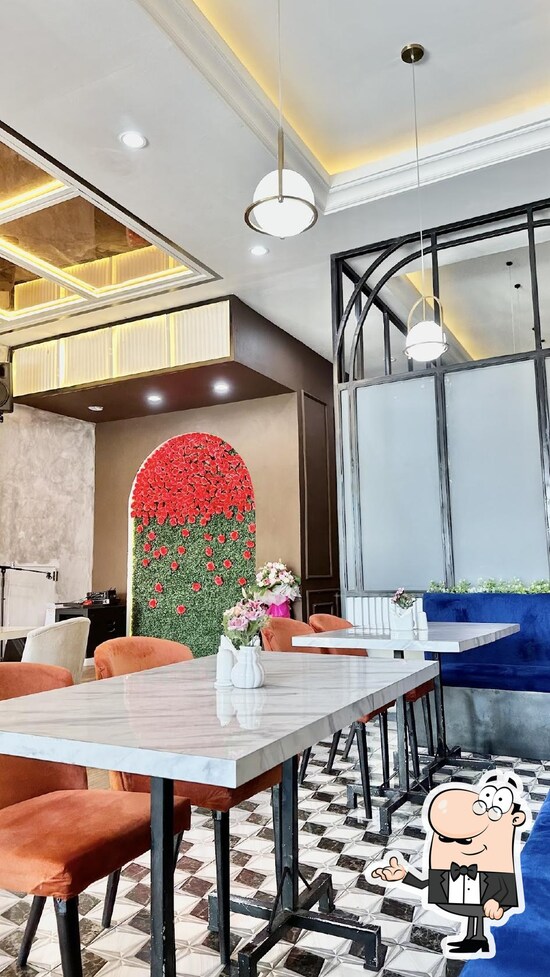 Menu at Louvre Cafe & Eatery, Makassar