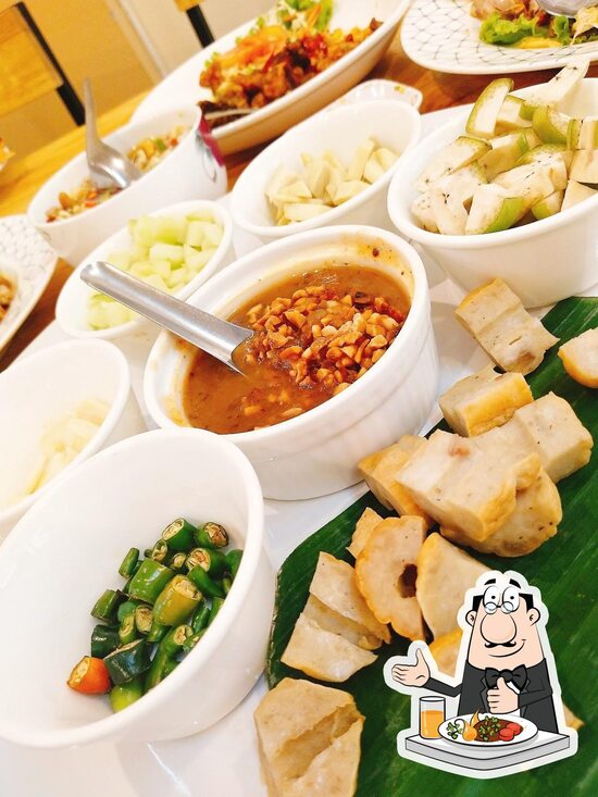 Khun Tom’s kitchen restaurant, Mueang Chiang Rai, WR5P+C9X - Restaurant reviews