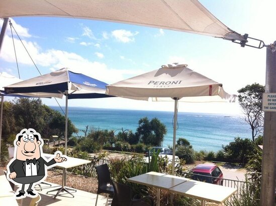 Straddie Cafe & Bar, 43-57 E Coast Rd in Point Lookout - Restaurant reviews