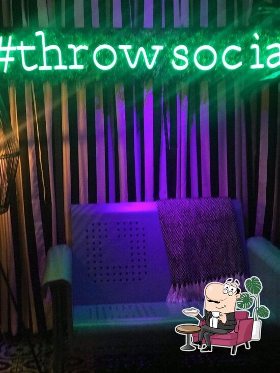 THRōW Social DC, Washington - Restaurant menu, prices and reviews
