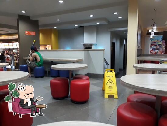 Jollibee Bonifacio Global City, Taguig - Restaurant menu, prices and reviews