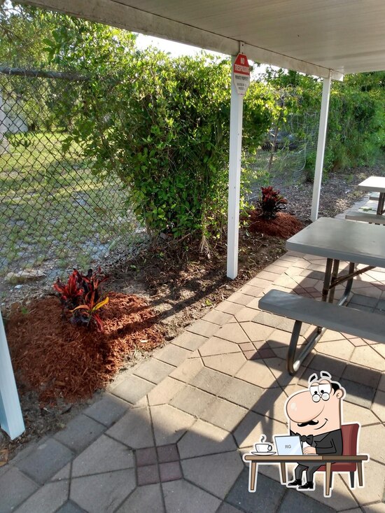Red Bull BBQ, Largo - Restaurant menu, prices and reviews