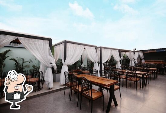 Barish Moon Bar & Lounge, Noida - Restaurant menu and reviews