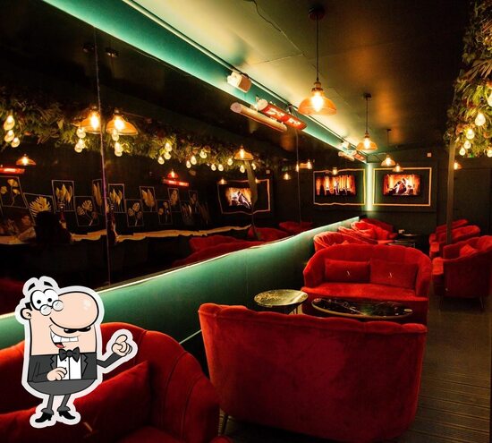 Velvets Cafe & Dessert Lounge in London - Restaurant reviews