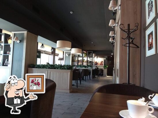 Menu au Kafe Kashtan café, Petouchki, ulitsa Mayakovskogo