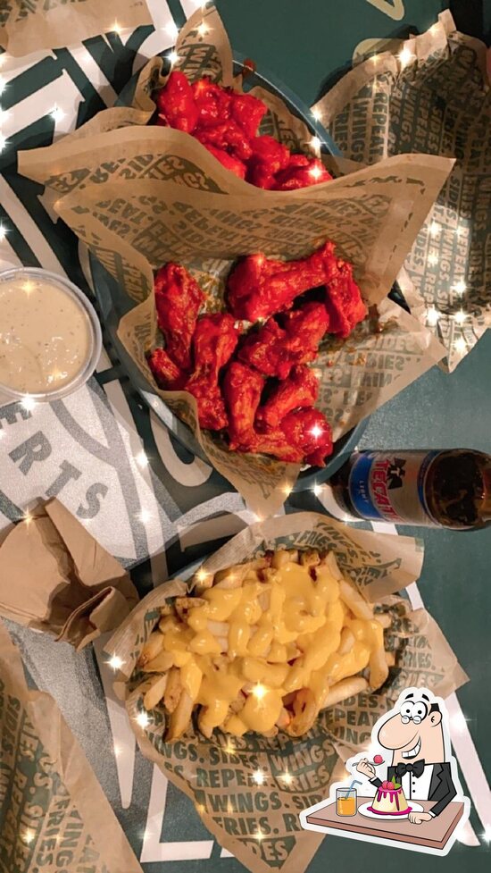 Menu at Wingstop restaurant, Mexico City, Matías Romero 232
