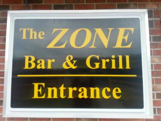 ZONE Bar&grill in Ozora