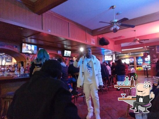 Maynard's Sports Bar in Lower Lake - Restaurant reviews