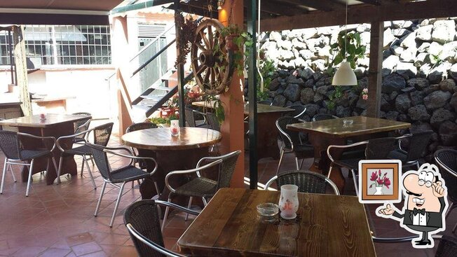 Menu at The Treehouse Bar, Restaurant & Grill, Chayofa