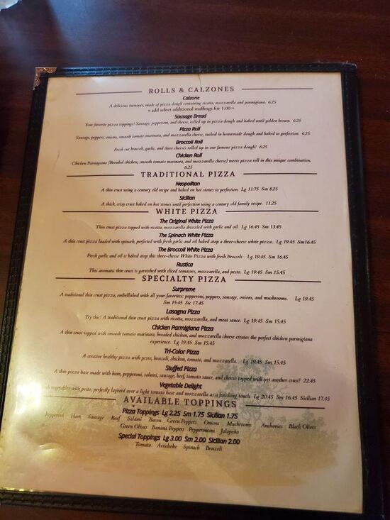 Menu at Mama D’s pizzeria, Calvert City