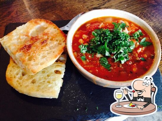 Howl At The Moon, 178 Hoxton St in London - Restaurant menu and reviews