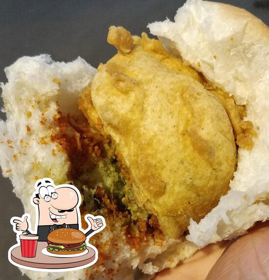Aram Vada Pav, Mumbai, Capital Cinema Building - Restaurant reviews
