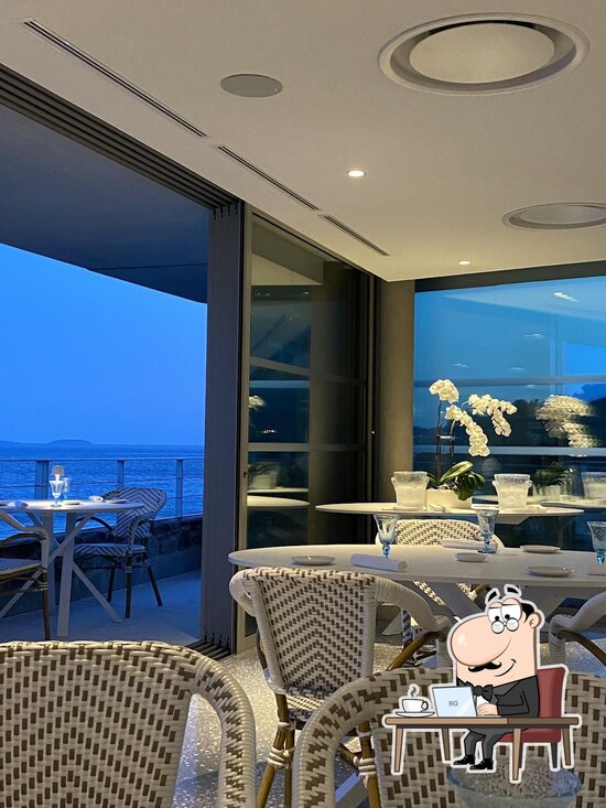 Hôtel Les Roches, Le Lavandou - Menu du restaurant, prix et avis