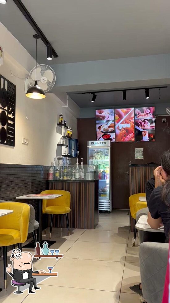 Sam’s Momos & Rolls, Indore - Restaurant reviews