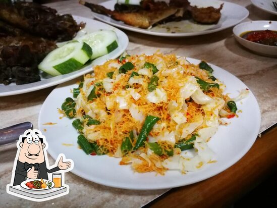 Menu at Ayam Goreng Gringging Lombok, Tropodo, Jl. Raya Tropodo Jl ...