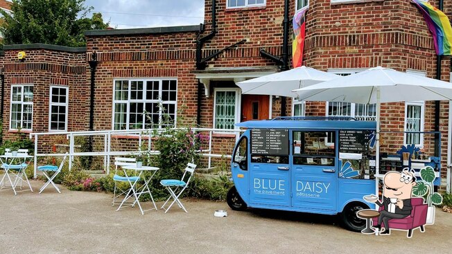 BLUE DAISY in London - Restaurant reviews