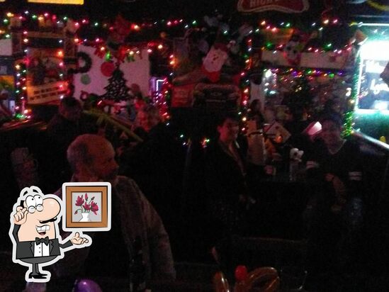 Lynn's Bar in Akron - Restaurant reviews