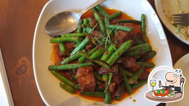 Aroy Thai Chicago in Chicago - Restaurant menu and reviews