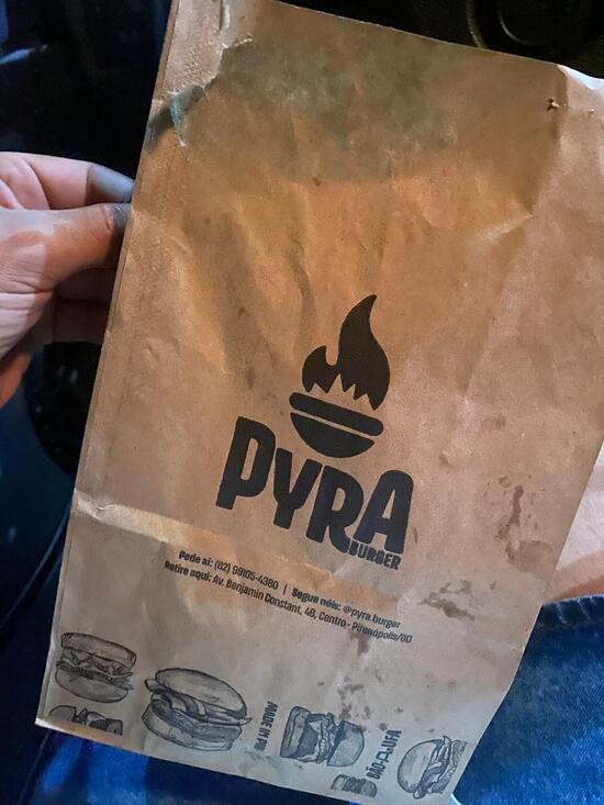 Menu at Pyra Burger restaurant, Pirenópolis