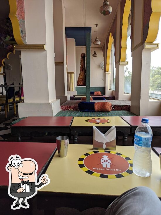 Navratna : Best Rajasthani Thali Paratha Bhopal Daal Baafla, Bhopal ...