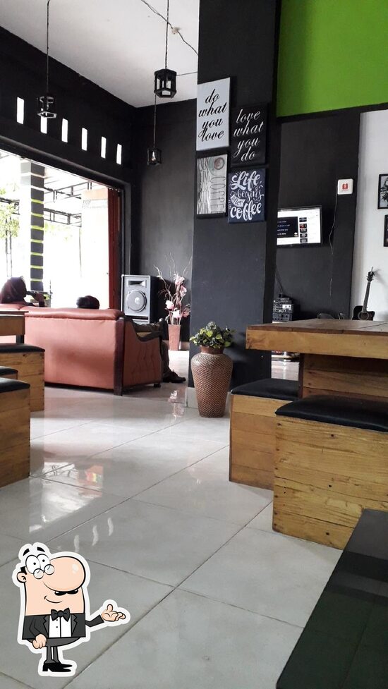 Aml Coffee cafe, Polewali - Restaurant reviews