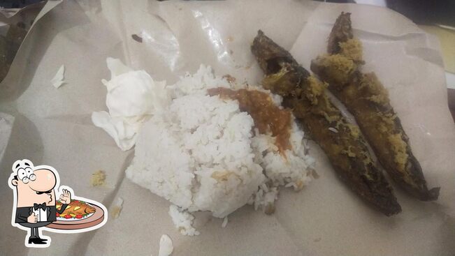 Menu at Penyetan Goreng Kremes Satrio Gayem, Semarang