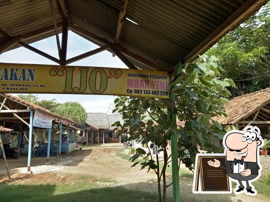 Empu Rancak Beach, Mlonggo - Restaurant reviews