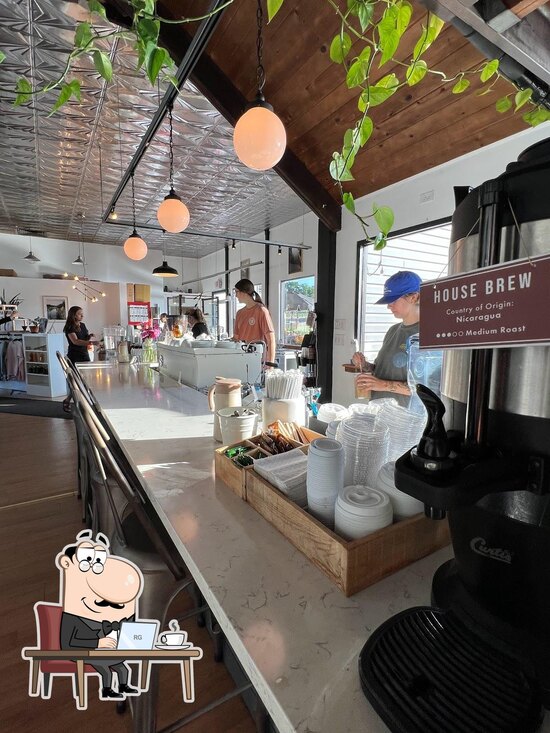 Bella Goose Coffee - Cafe on the River, Wisconsin Dells - Restaurant ...