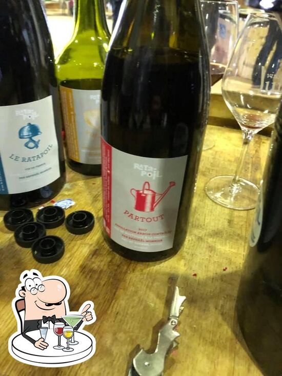 Vignette Du Vin Wine Cellar 品•文化酒窖 pub & bar, Hong Kong