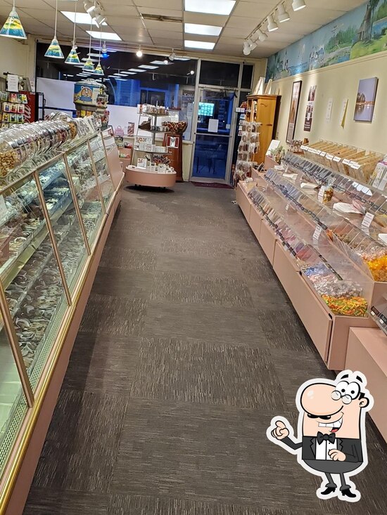 Ghelfi's Candies of Cape Cod, 228 Main St in Falmouth - Restaurant reviews
