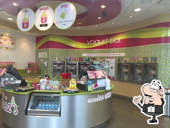 Menu at Menchie's desserts, Burnaby
