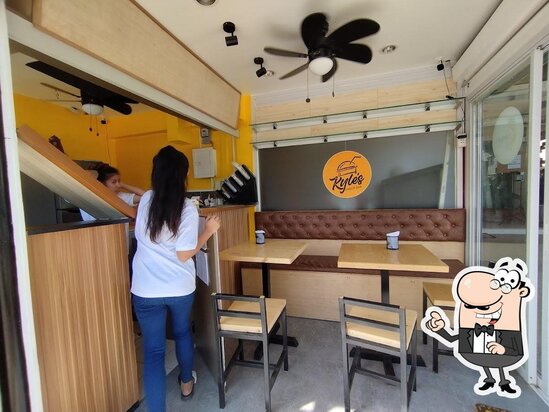 Menu at Kyle's Snack Bar, Puerto Princesa